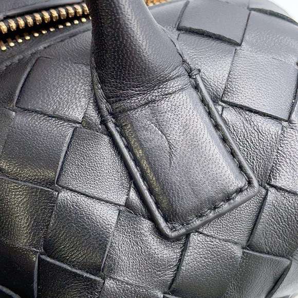 Bottega Veneta | Bags | Bottega Veneta Intrecciato Mini Bowlet Shoulder ...